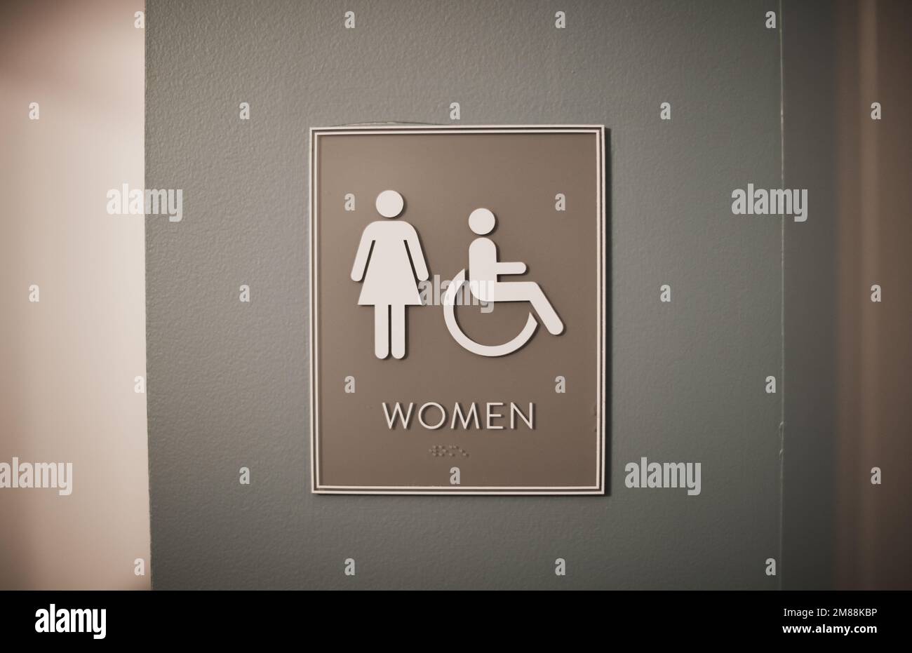 Restroom gender hi-res stock photography and images - Alamy