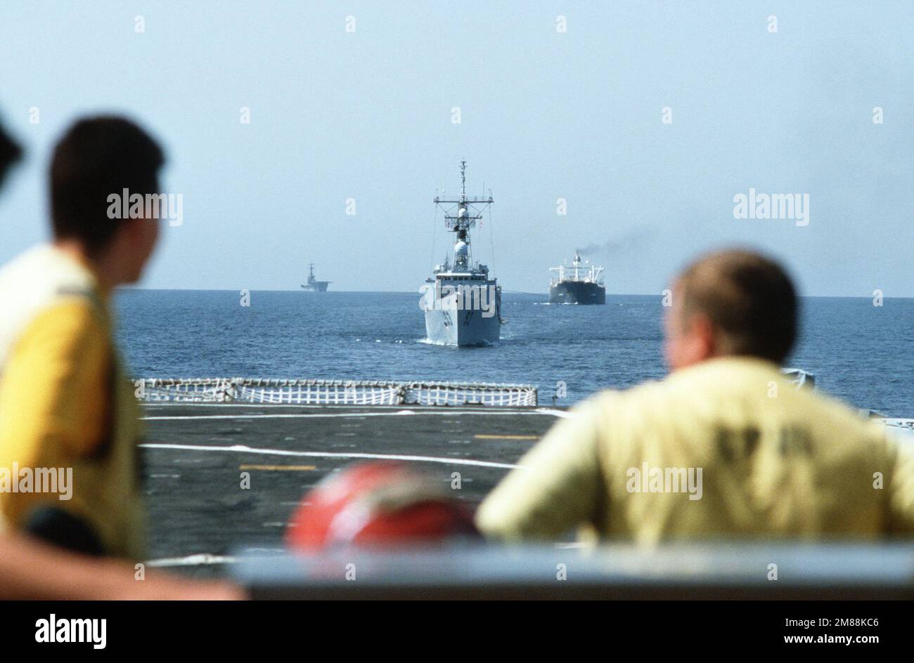 DN-ST-88-01404. Base: USS Raleigh (LPD 1 Stock Photo - Alamy