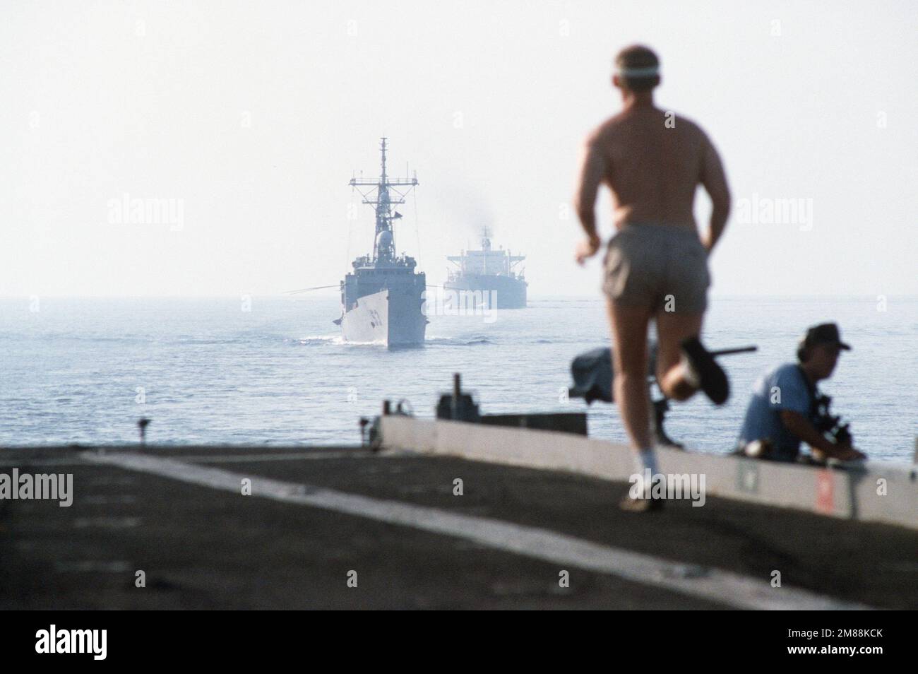 DN-ST-88-01401. Base: USS Raleigh (LPD 1 Stock Photo - Alamy