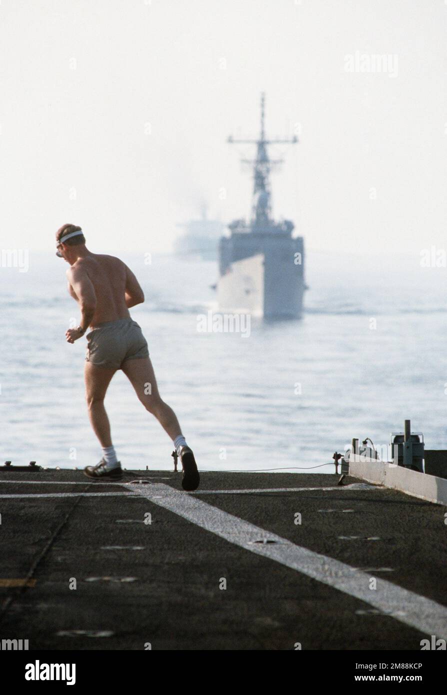 DN-ST-88-01403. Base: USS Raleigh (LPD 1 Stock Photo - Alamy