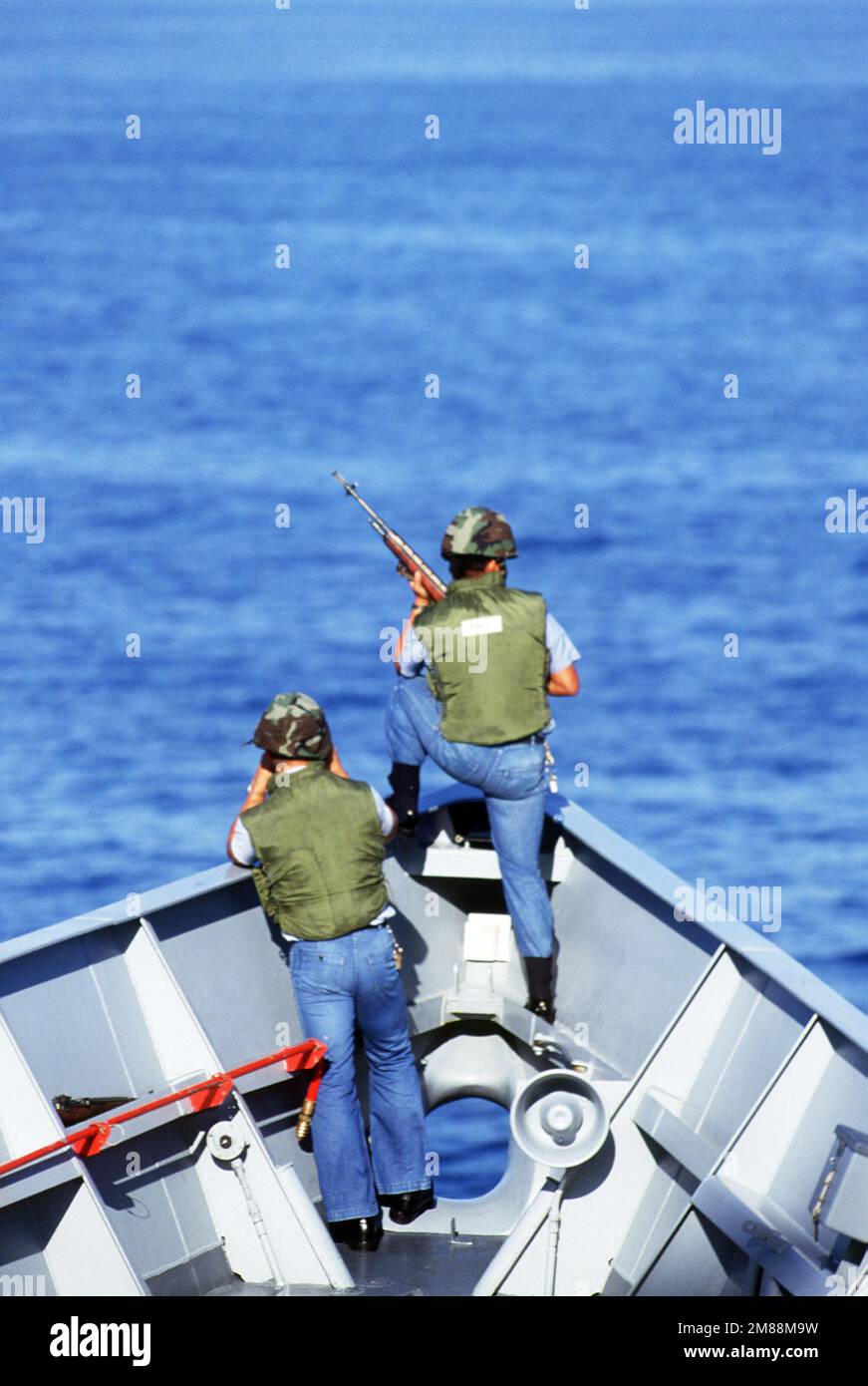 Uss thach ffg 43 hi-res stock photography and images - Alamy