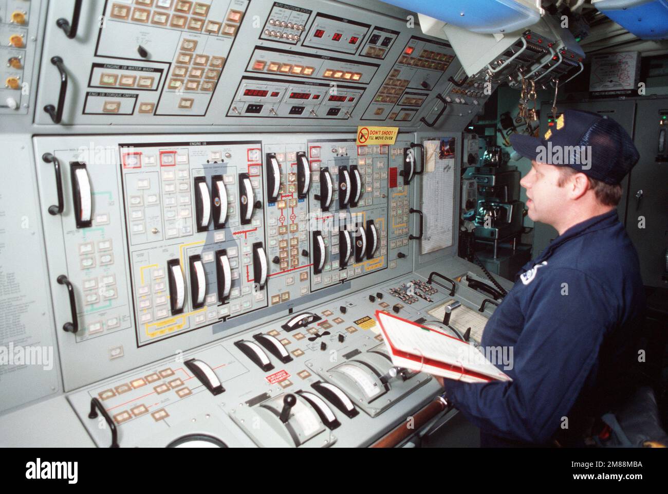 DN-ST-88-01486. Base: USS Ford (FFG 54 Stock Photo - Alamy