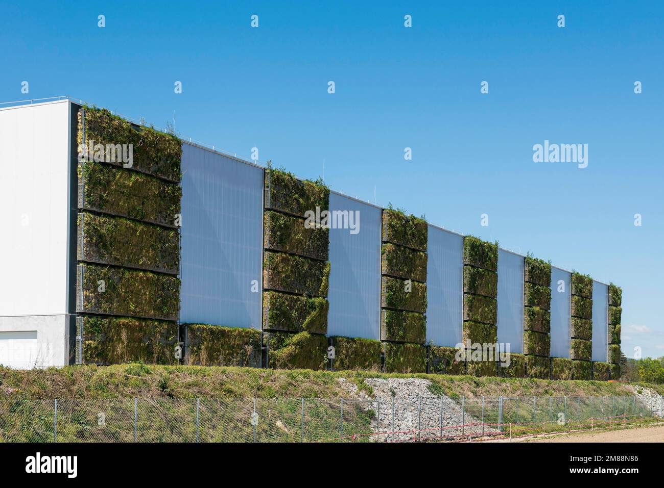 Facade greening hi-res stock photography and images - Alamy