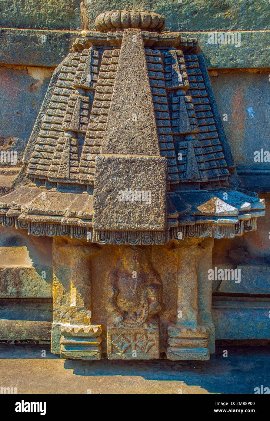 Halebidu architecture hi-res stock photography and images - Alamy