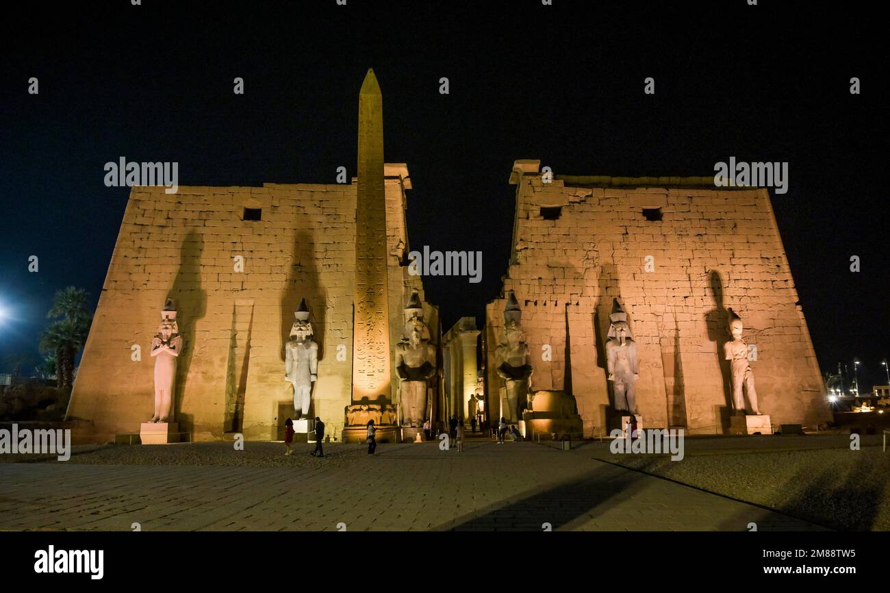 Pylon with figures of Ramses II and obelisk, Ancient Egyptian Luxor ...