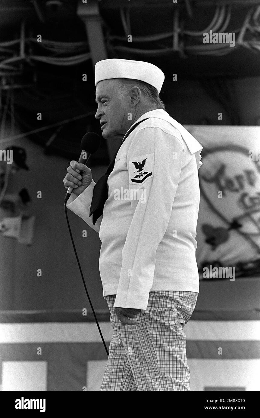 Bob hope christmas show hi-res stock photography and images - Alamy