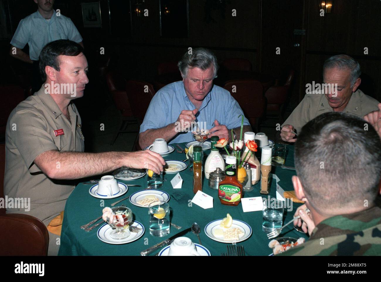 Uss okinawa lph hi-res stock photography and images - Alamy