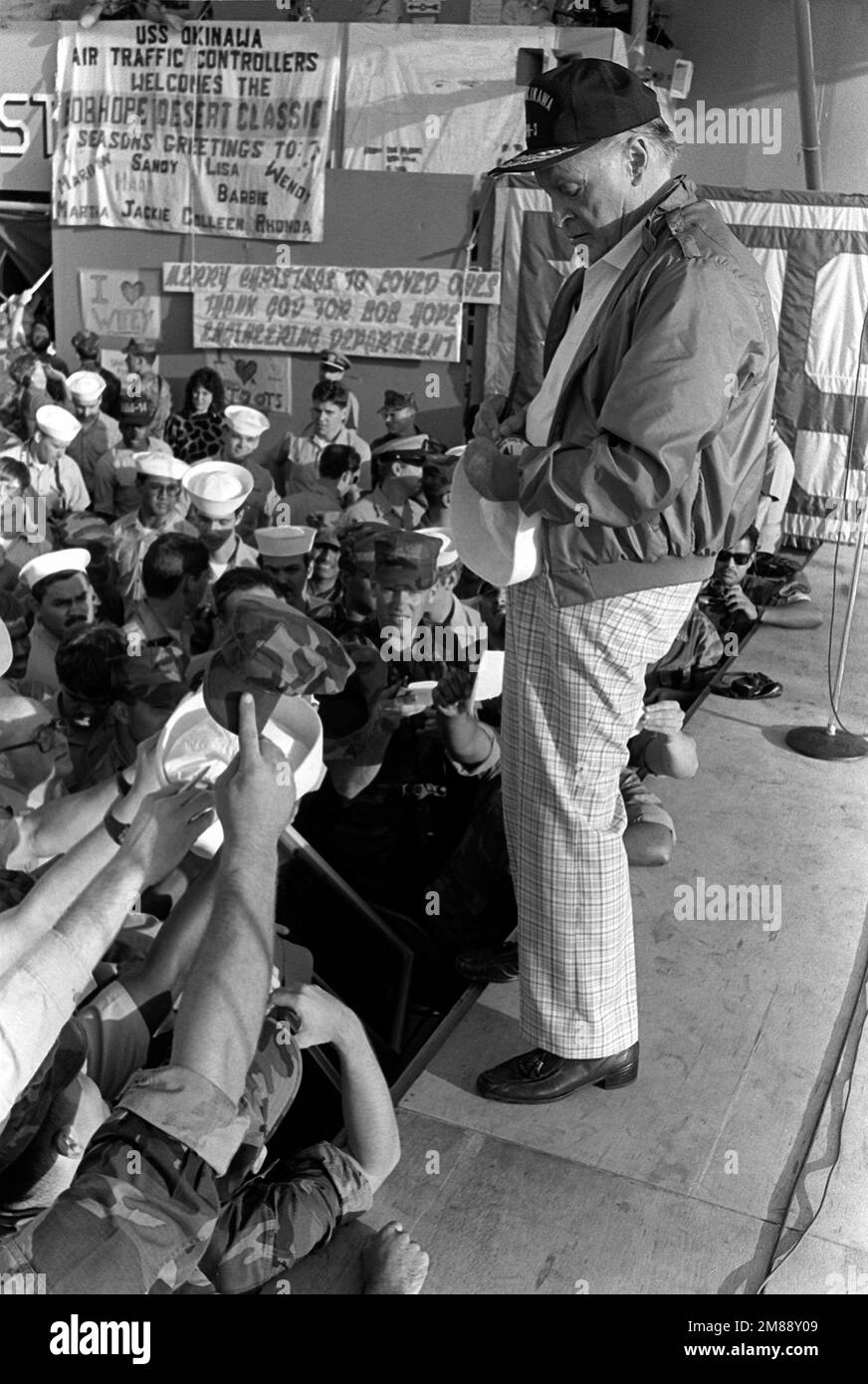 Bob hope christmas show hi-res stock photography and images - Alamy