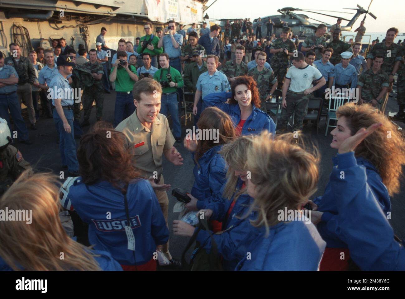DN-SC-88-03310. Base: USS Okinawa (LPH 3 Stock Photo - Alamy