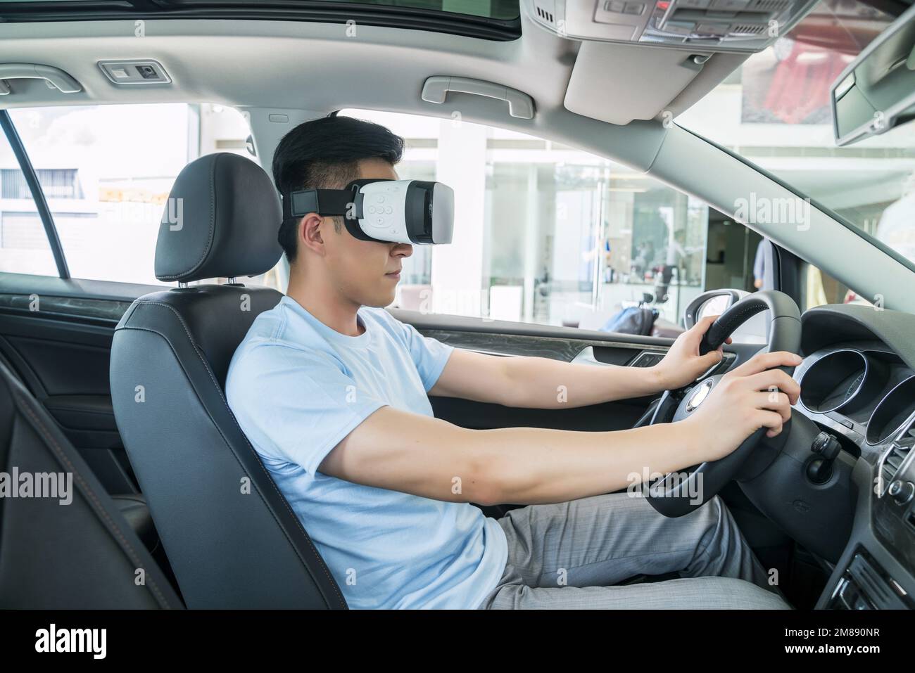 4 s shop customer analog drive experience Stock Photo - Alamy