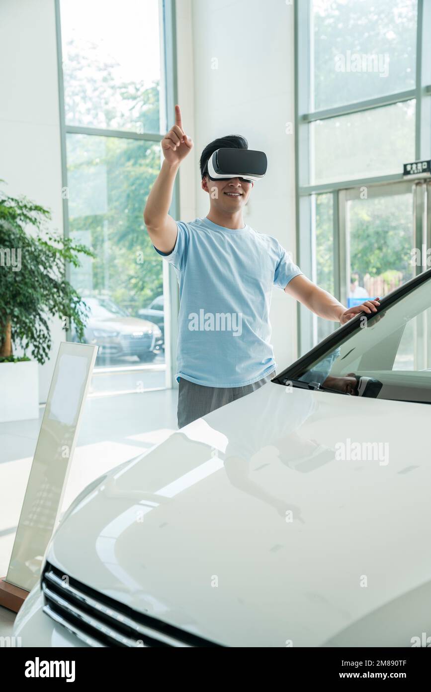 4 s shop customer analog drive experience Stock Photo - Alamy