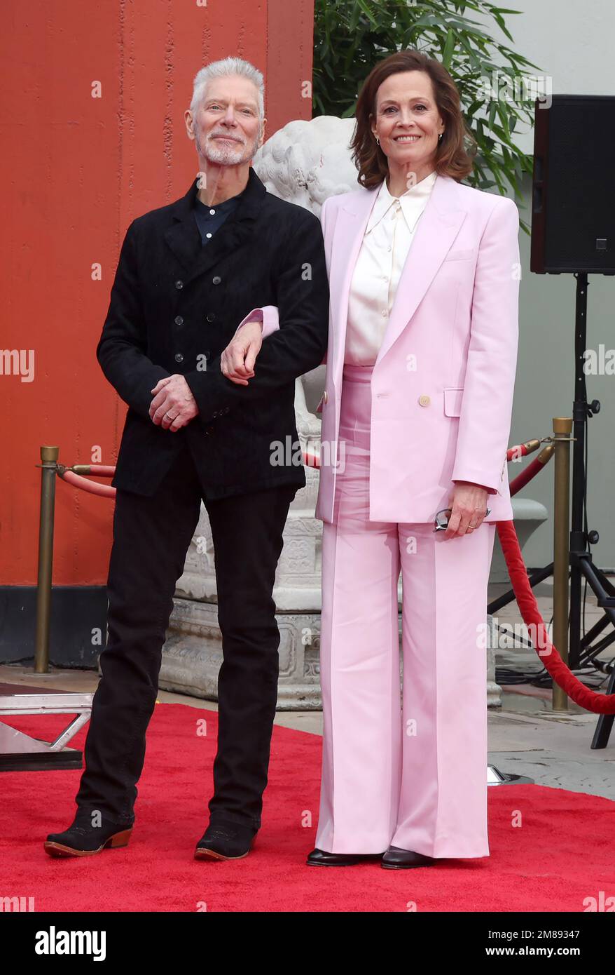 12 January 2023 - Hollywood, California - Stephen Lang, Sigourney Weaver. James Cameron And Jon ...