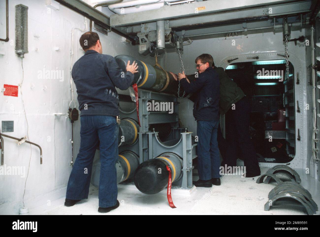 DN-ST-89-02465. Base: USS Wainwright (CG 28) Country: Atlantic Ocean ...