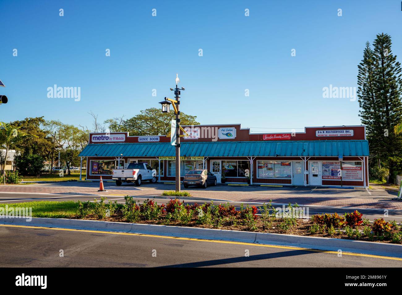 Davie, FL, USA - January 12, 2023: Historic shopping plaza on Davie ... Davie, FL, USA - January 12, 2023: Historic shopping plaza on Davie ...