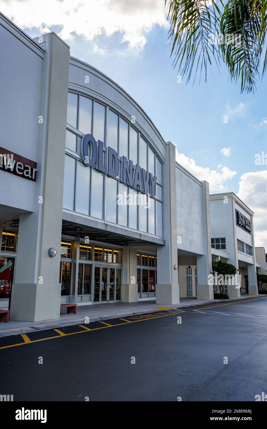 Old navy mall hi-res stock photography and images - Alamy