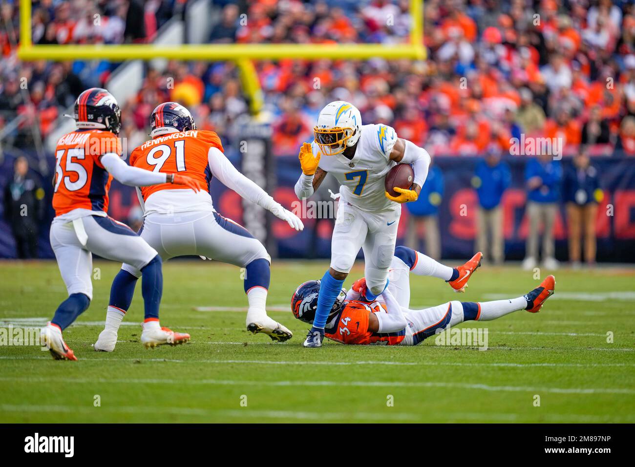 Los Angeles Chargers tight end Gerald Everett (7) runs against Denver ...