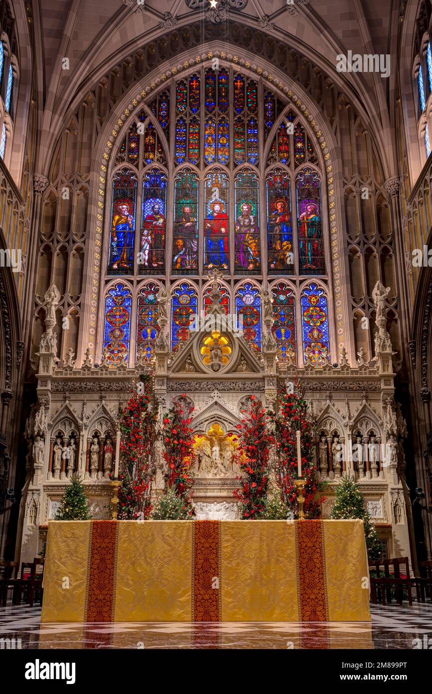 Trinity Church at Christmas, Manhattan, New York, USA Stock Photo - Alamy