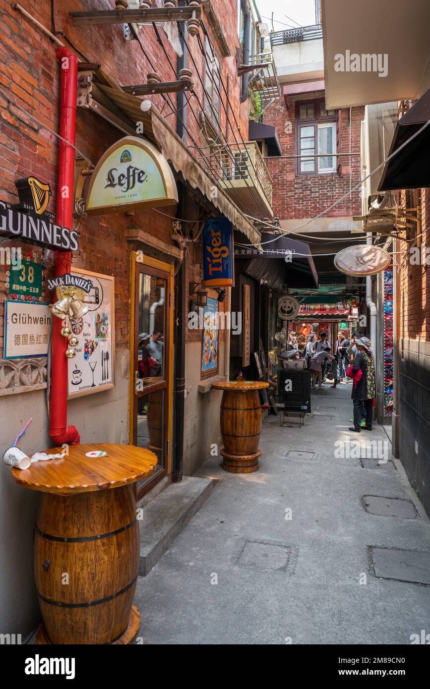 Inside tianzifang hi-res stock photography and images - Alamy