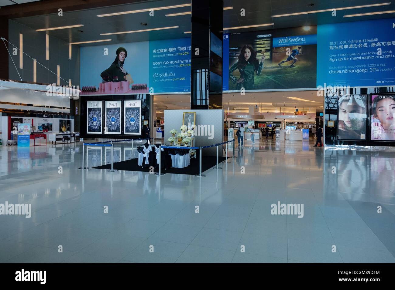 Thailand KINGPOWER - duty-free shops Stock Photo - Alamy