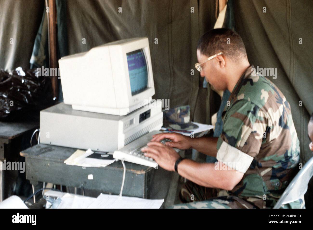 Us marine at computer hi-res stock photography and images - Alamy