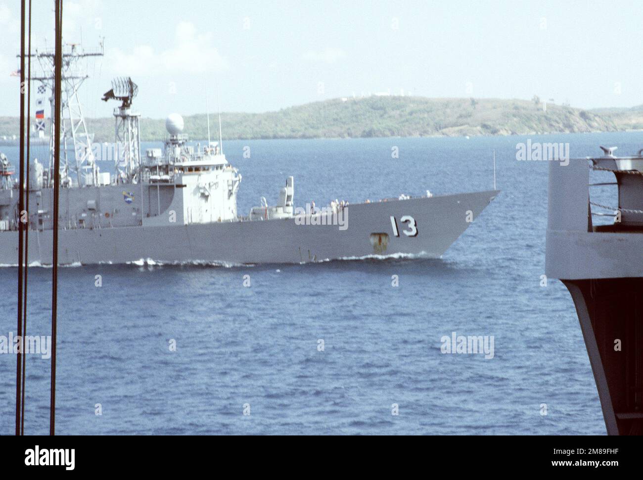 The guided missile frigate USS SAMUEL ELIOT MORISON (FFG-13) passes ...