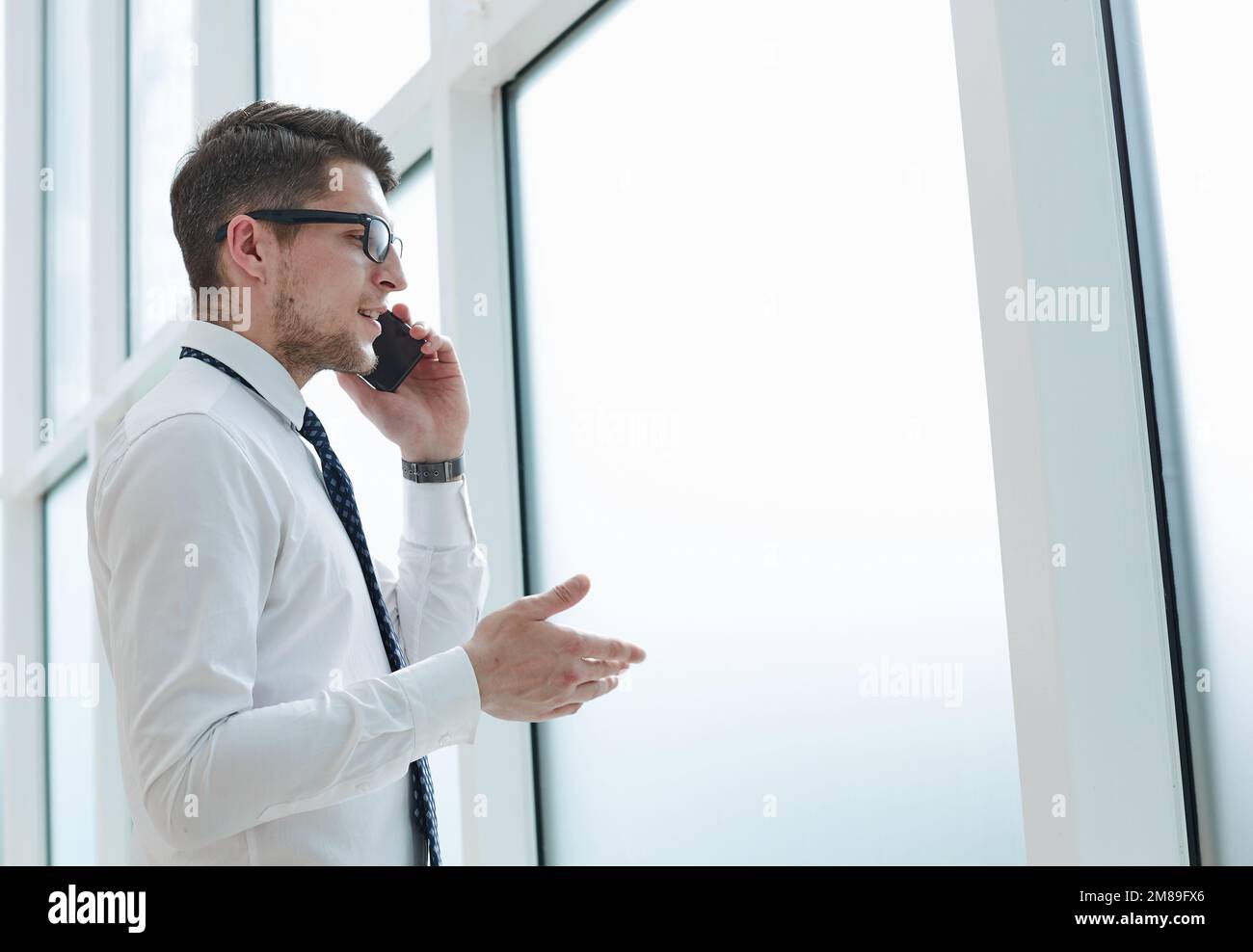 Home office telling her hi-res stock photography and images - Alamy
