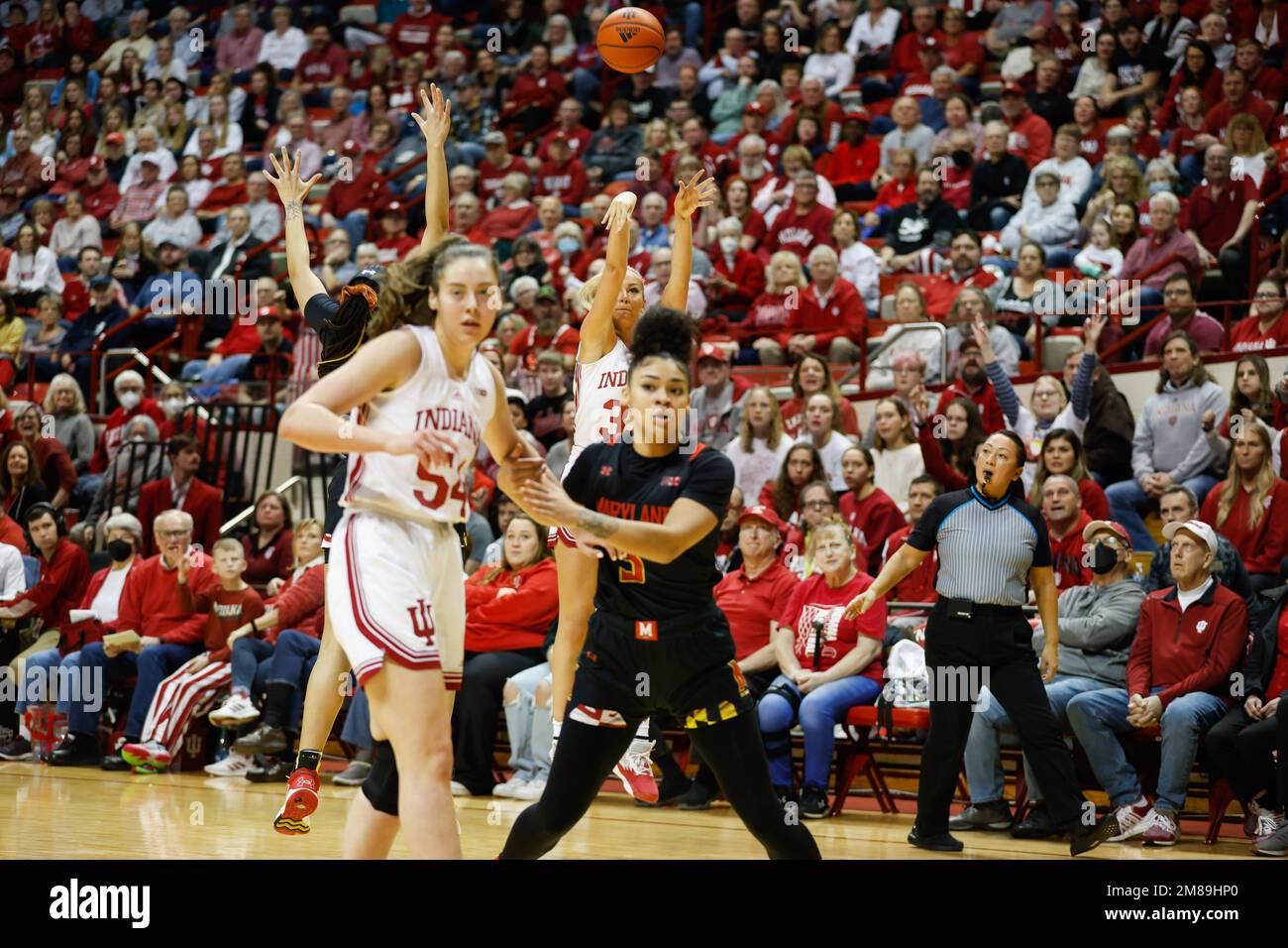 Indiana Hoosiers guard Sydney Parrish (33) shoots a three pointer ...
