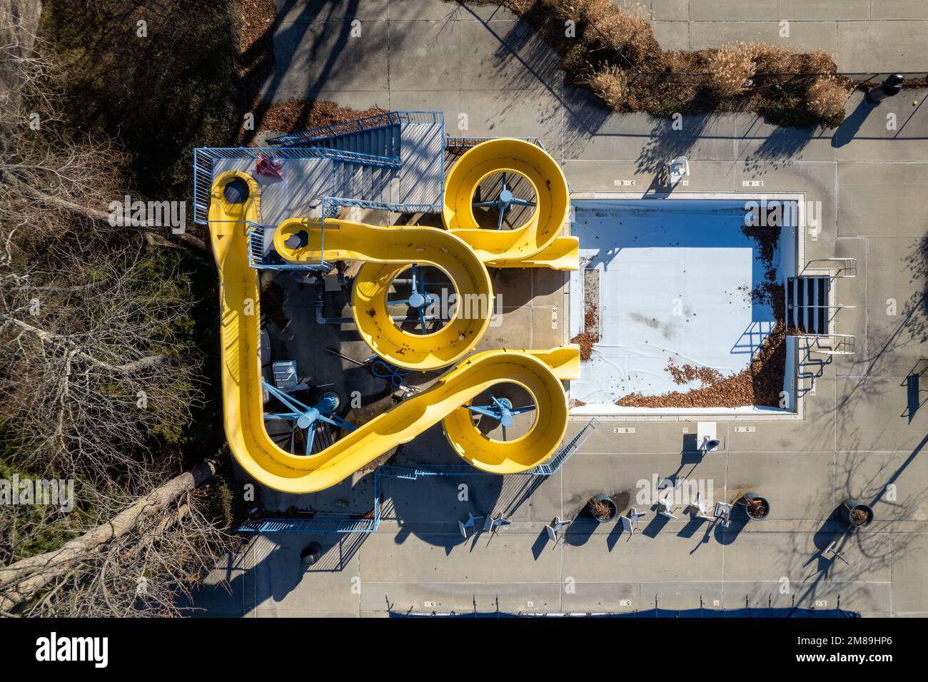 Curved slide hi-res stock photography and images - Alamy