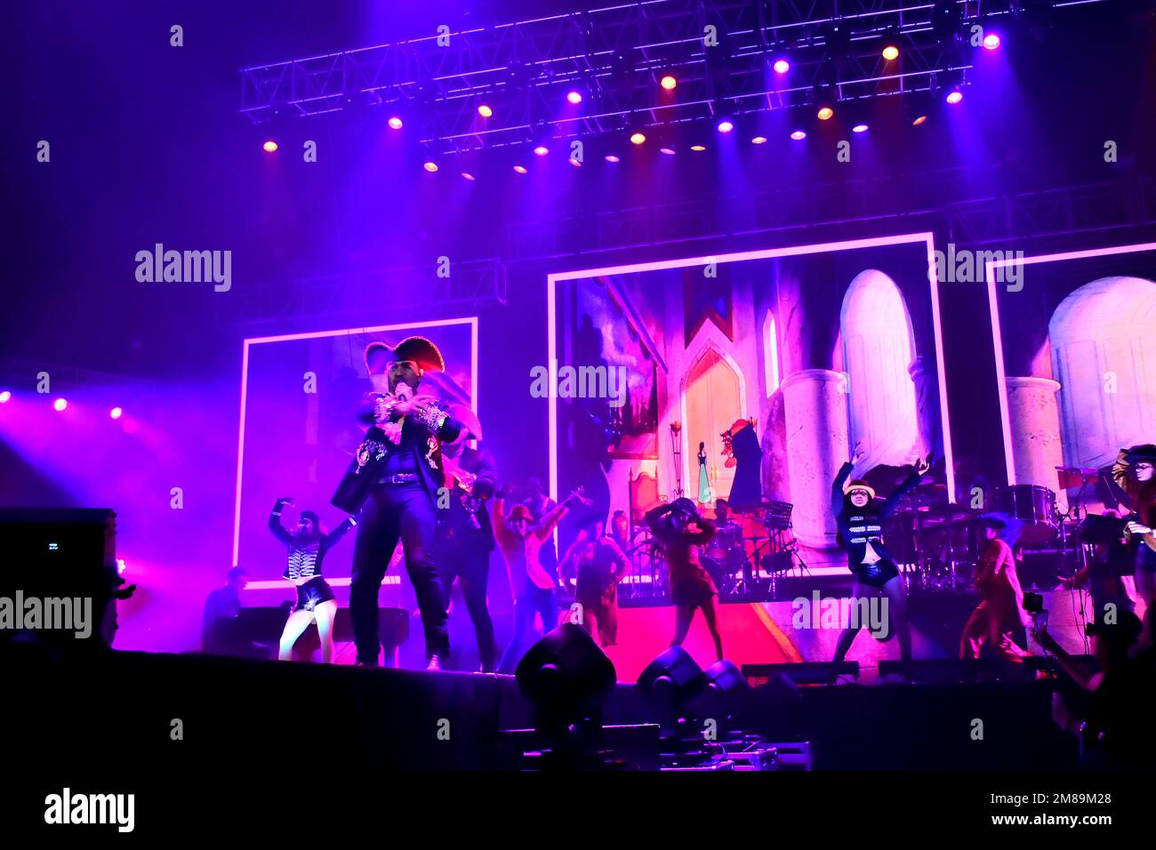 Gaston beauty and the beast hi-res stock photography and images - Alamy