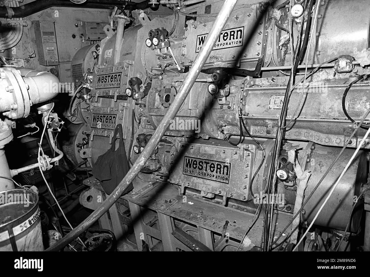 Ship assembly dry dock hi-res stock photography and images - Alamy