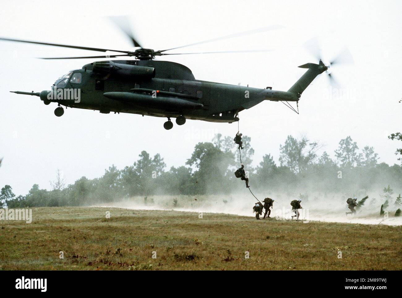 Helicopter rappelling hi-res stock photography and images - Alamy