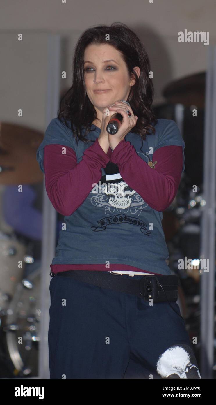 Lisa marie presley elvis priscilla hi-res stock photography and images ...