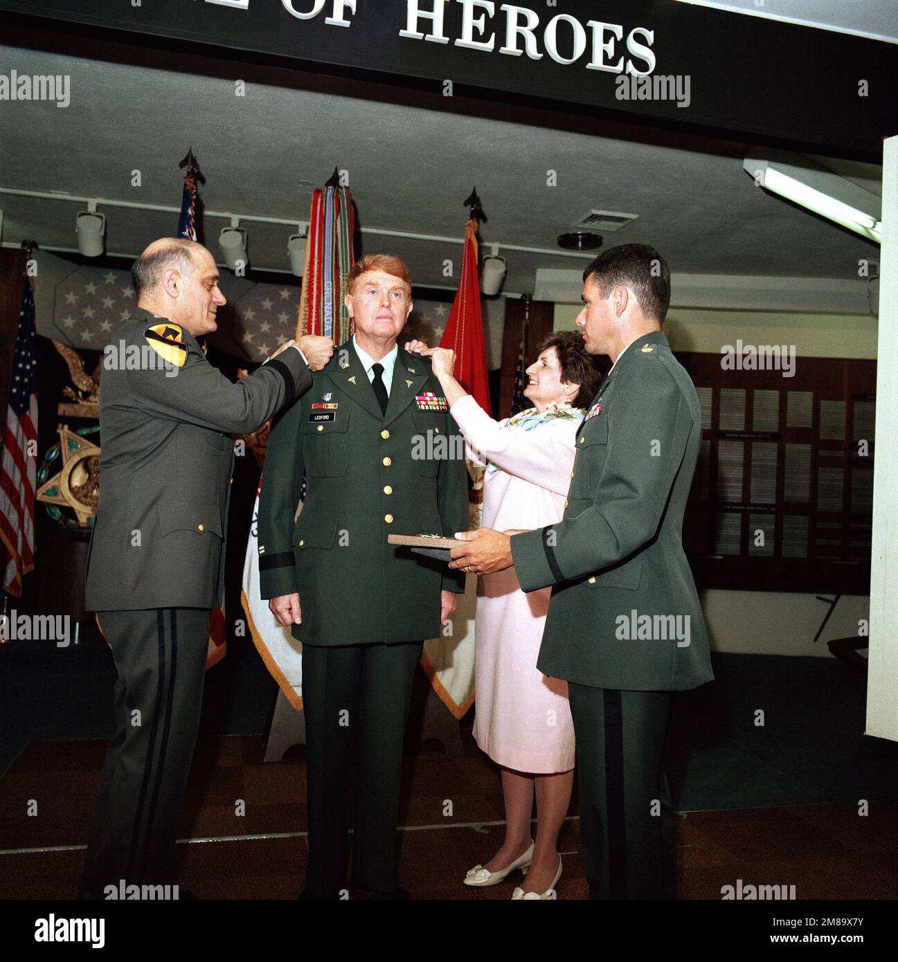 Army CHIEF of STAFF General Carl E. Vuono and Mrs. Marilyn Ledfored ...