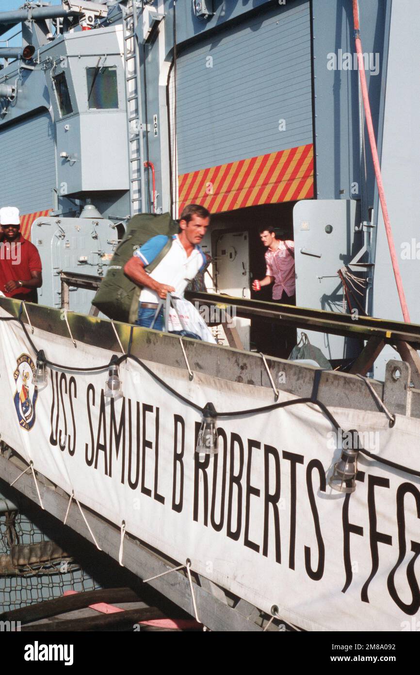 Uss samuel roberts hi-res stock photography and images - Alamy