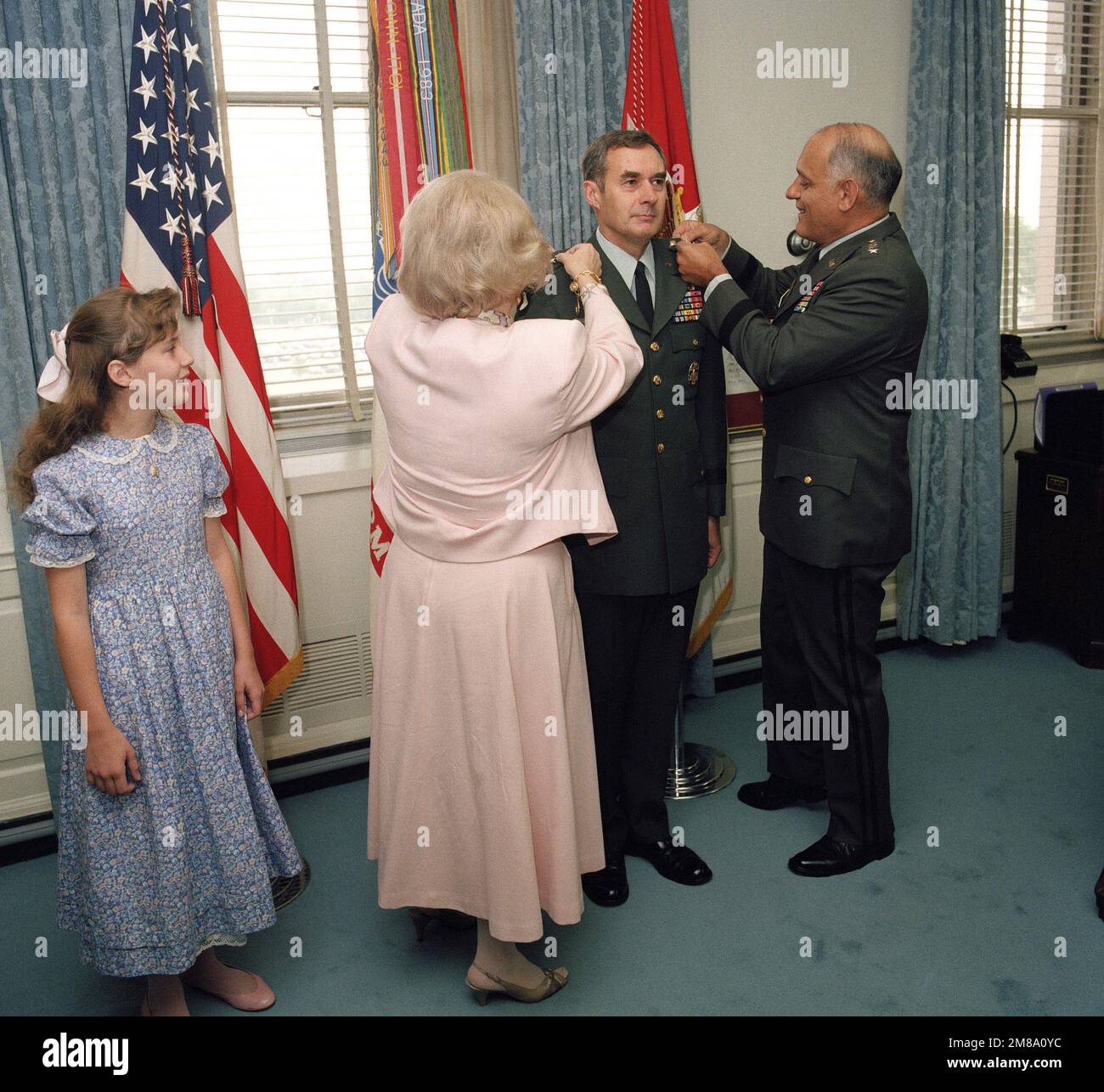 Army CHIEF of STAFF General Carl E. Vuono and Mrs. Patricia Hammond ...