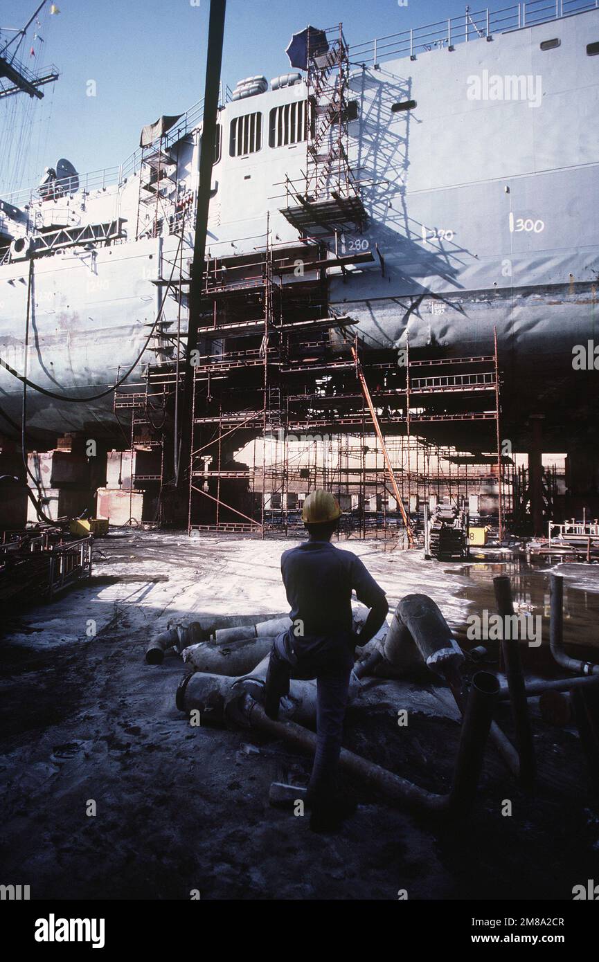 A view of the guided missile frigate USS SAMUEL B. ROBERTS (FFG-58) in ...