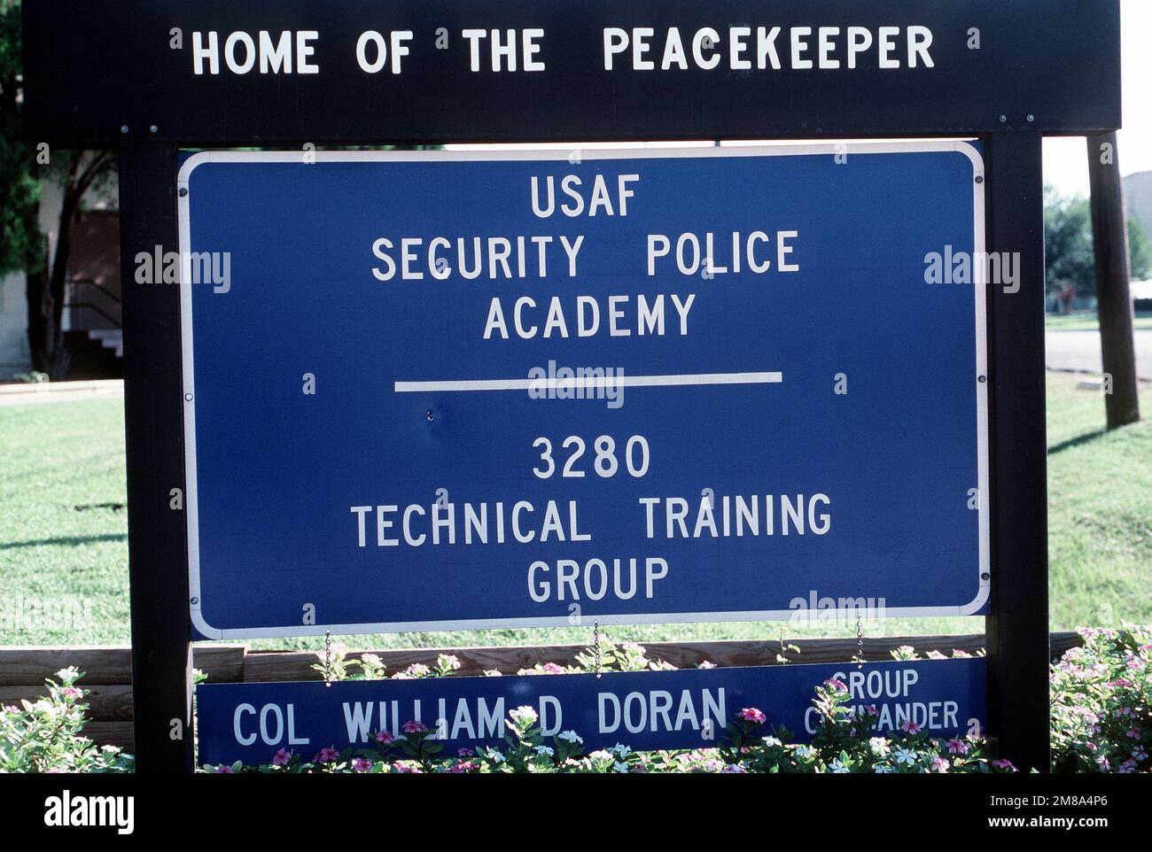 Entrance united air force academy hi-res stock photography and images ...