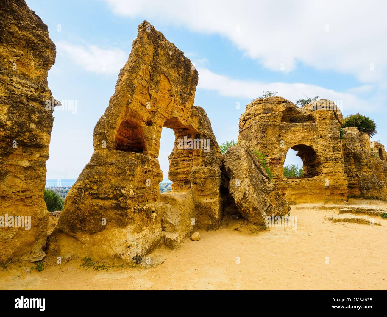 Defensive wall of Akragas - Valley of the Temples archaeological site ...