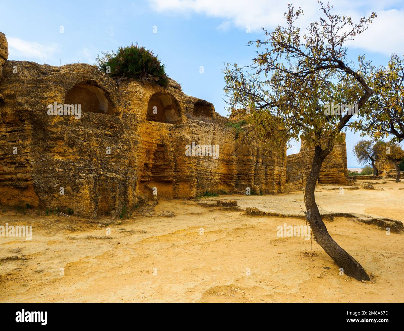 Defensive wall of Akragas - Valley of the Temples archaeological site ...