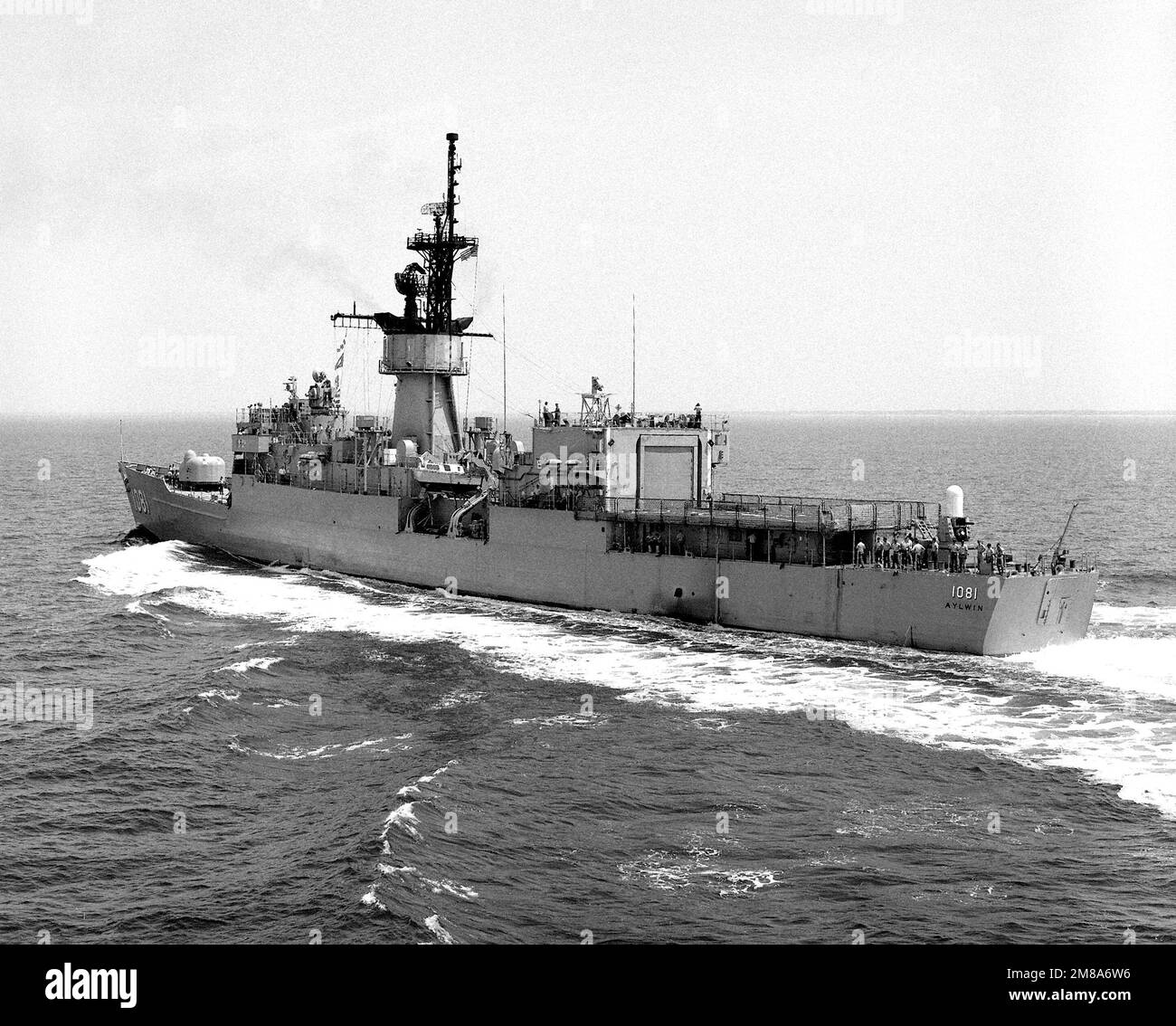A port quarter view of the frigate USS AYLWIN (FF 1081) underway as it ...