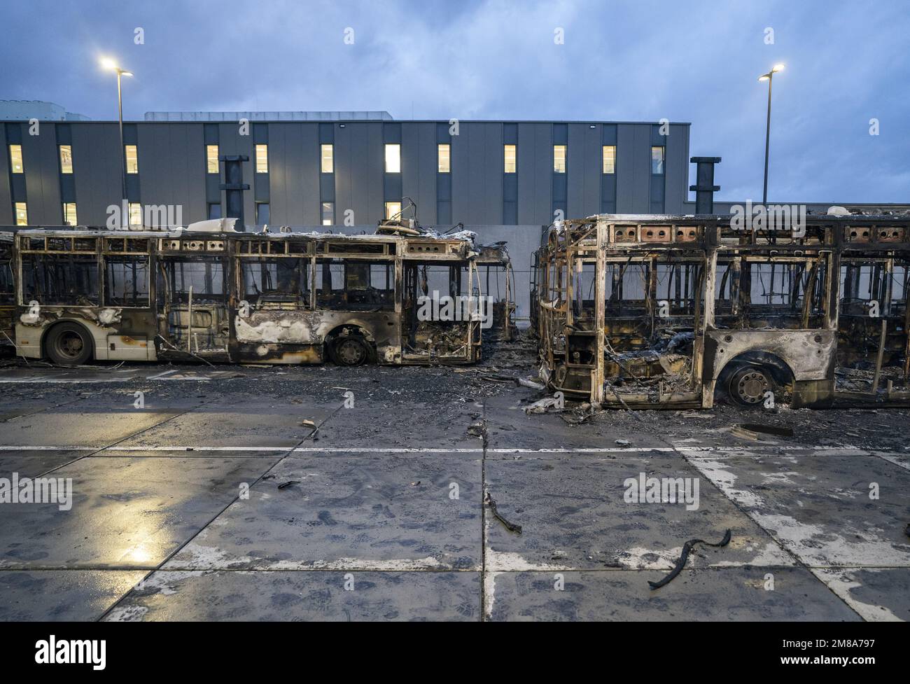 UTRECHT - Many buses were damaged in a fire in the Westraven bus shed ...