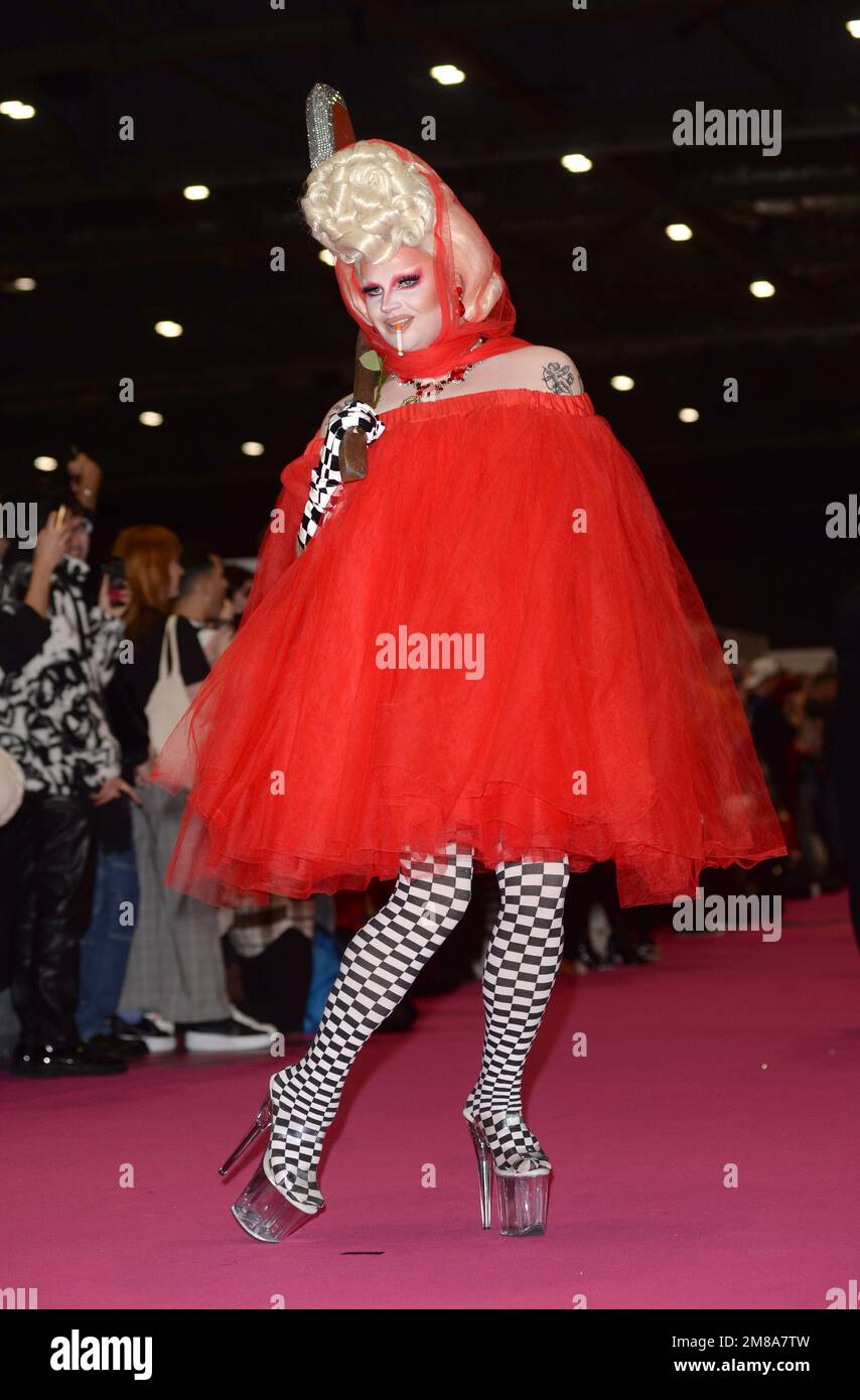 Photo Must Be Credited ©Alpha Press 078237 06/01/2023 Sister Sister at ...