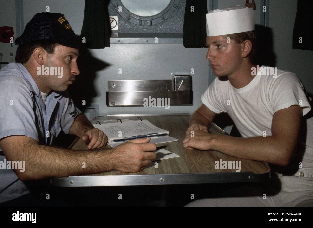 Uss ticonderoga cg 47 hi-res stock photography and images - Alamy