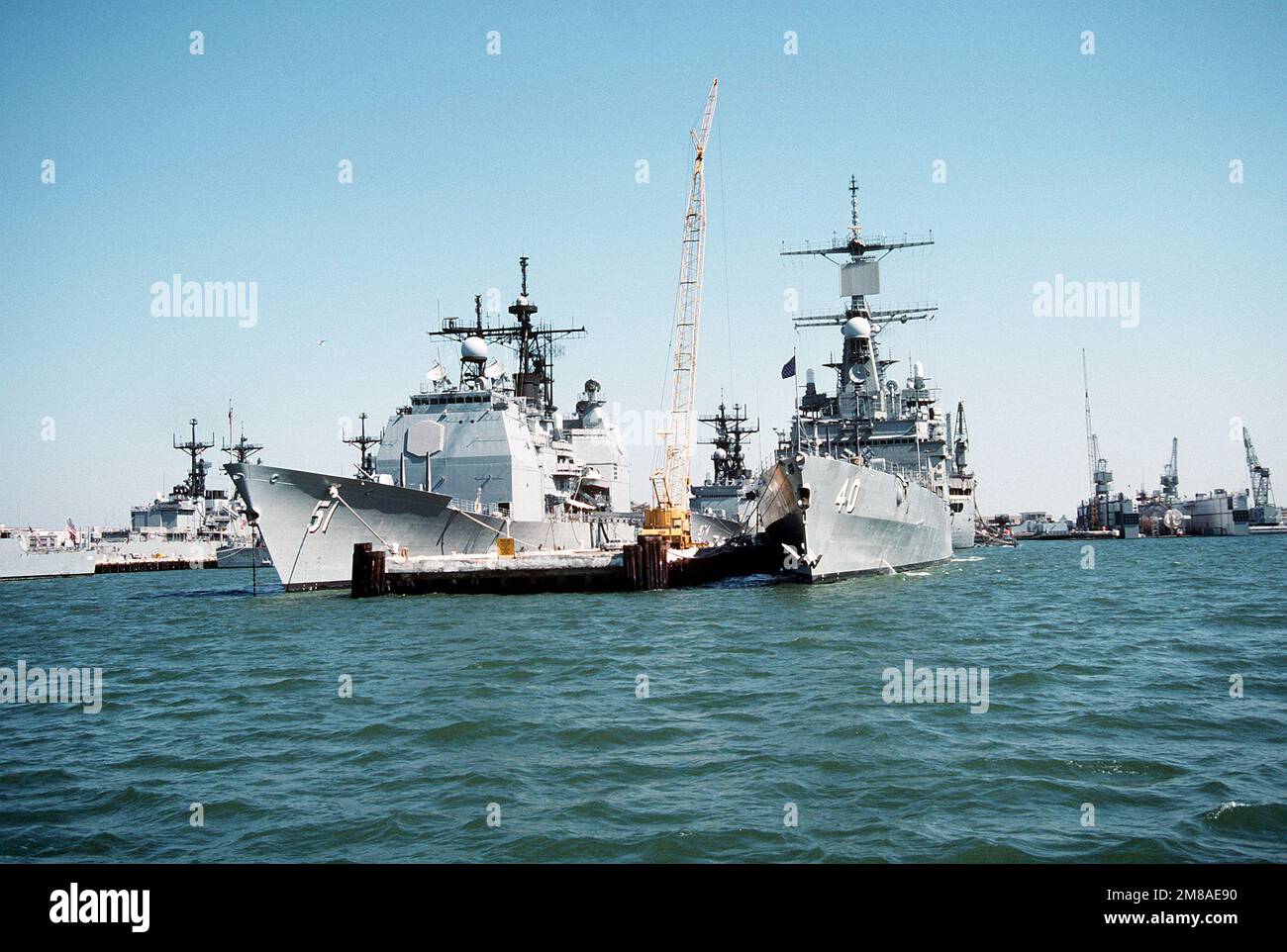 A port bow view of the guided missile cruiser USS THOMAS GATES (CG-51 ...