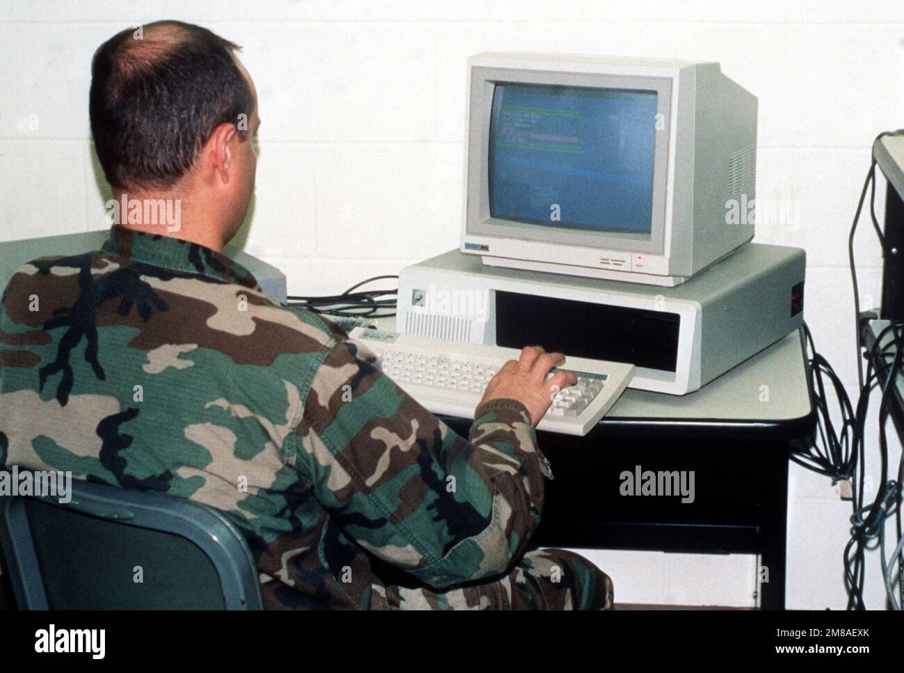 Instructor us army signal hi-res stock photography and images - Alamy