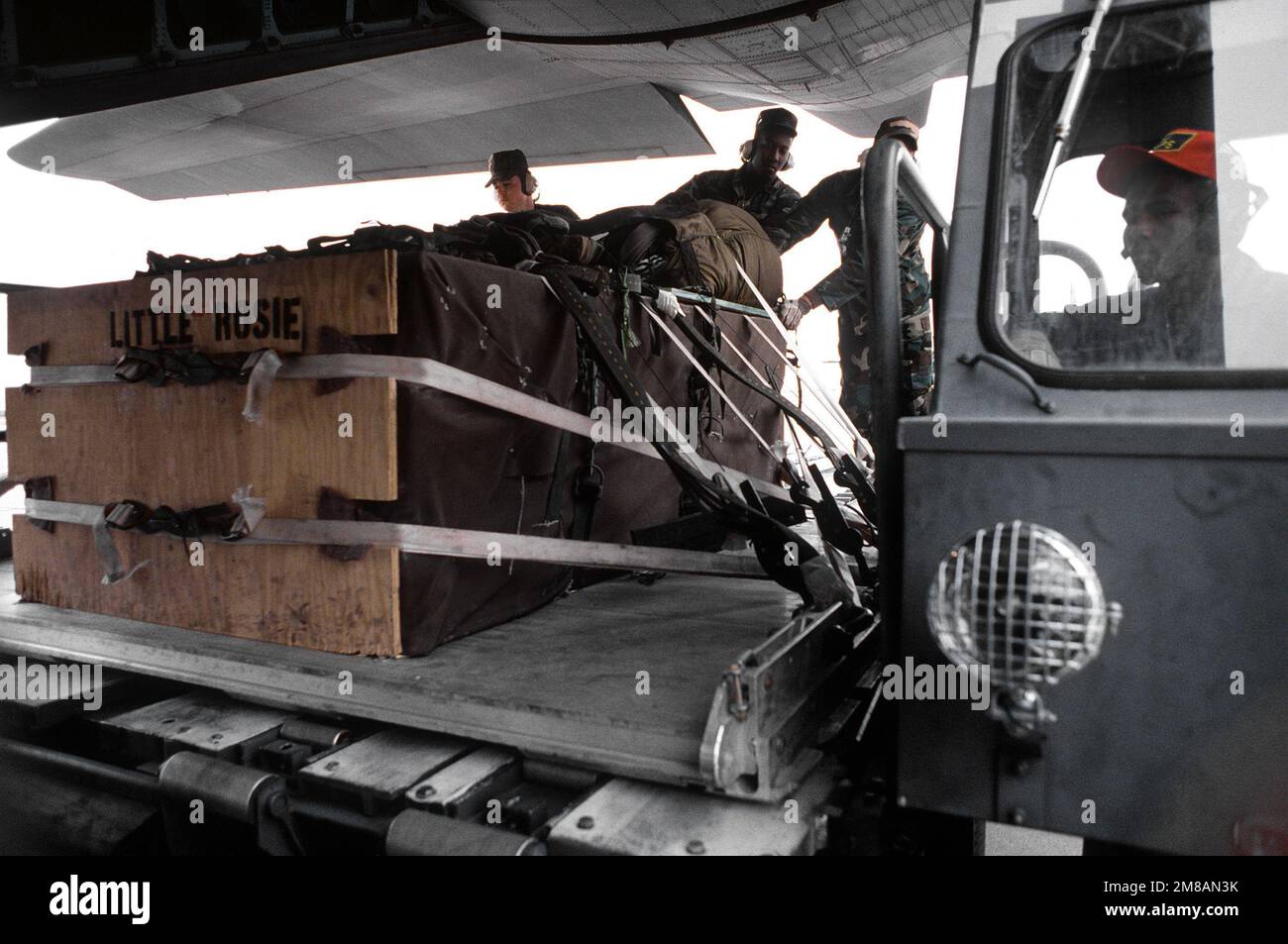 Hercules aircraft cargo ramp hi-res stock photography and images - Alamy