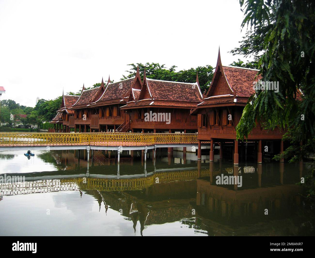 Grand palace and Wat phra keaw Stock Photo - Alamy