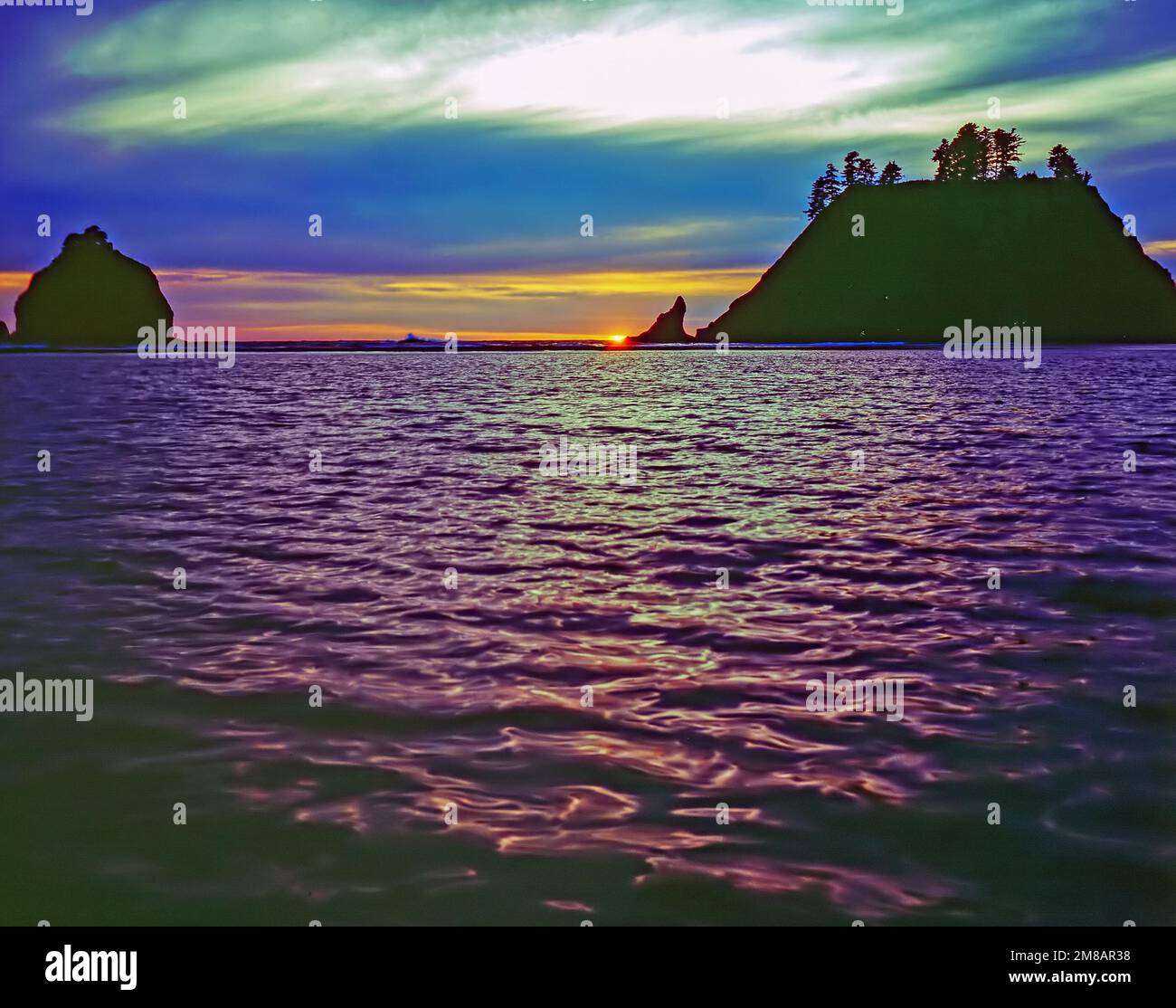 Sunset on pacific hi-res stock photography and images - Alamy
