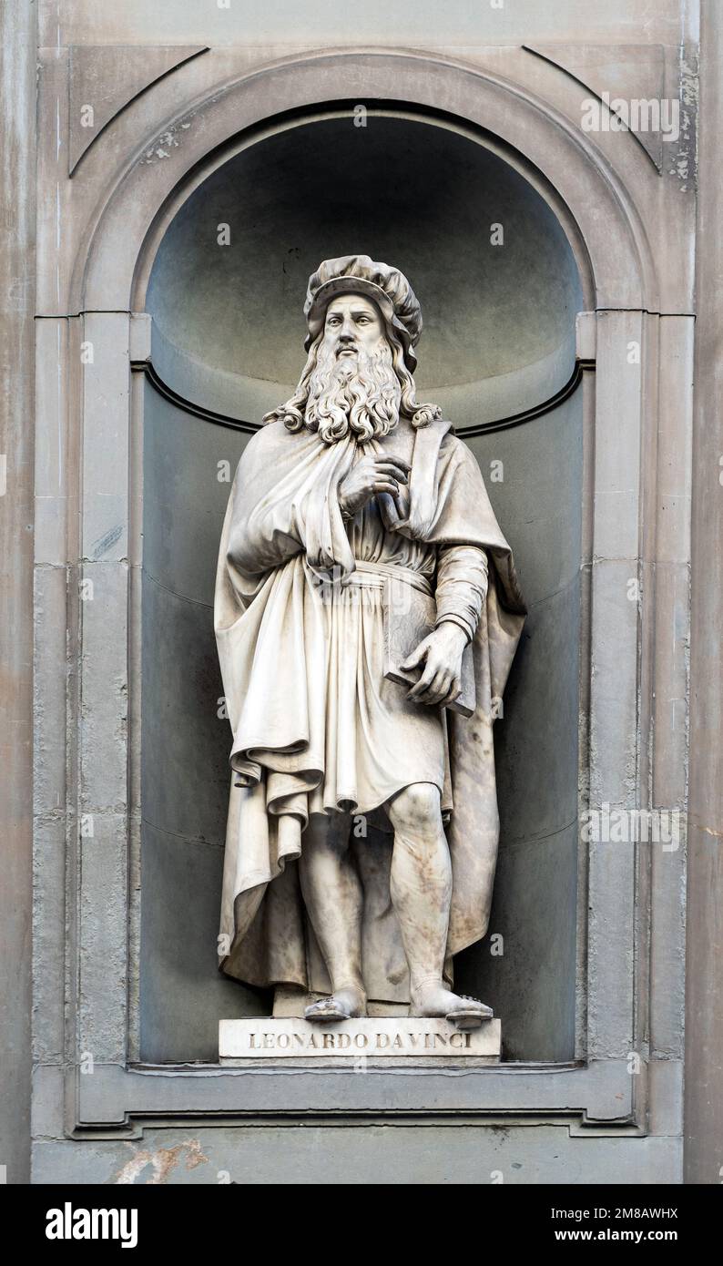 Statue of Leonardo da Vinci, Florentine artist, architect and scientist ...