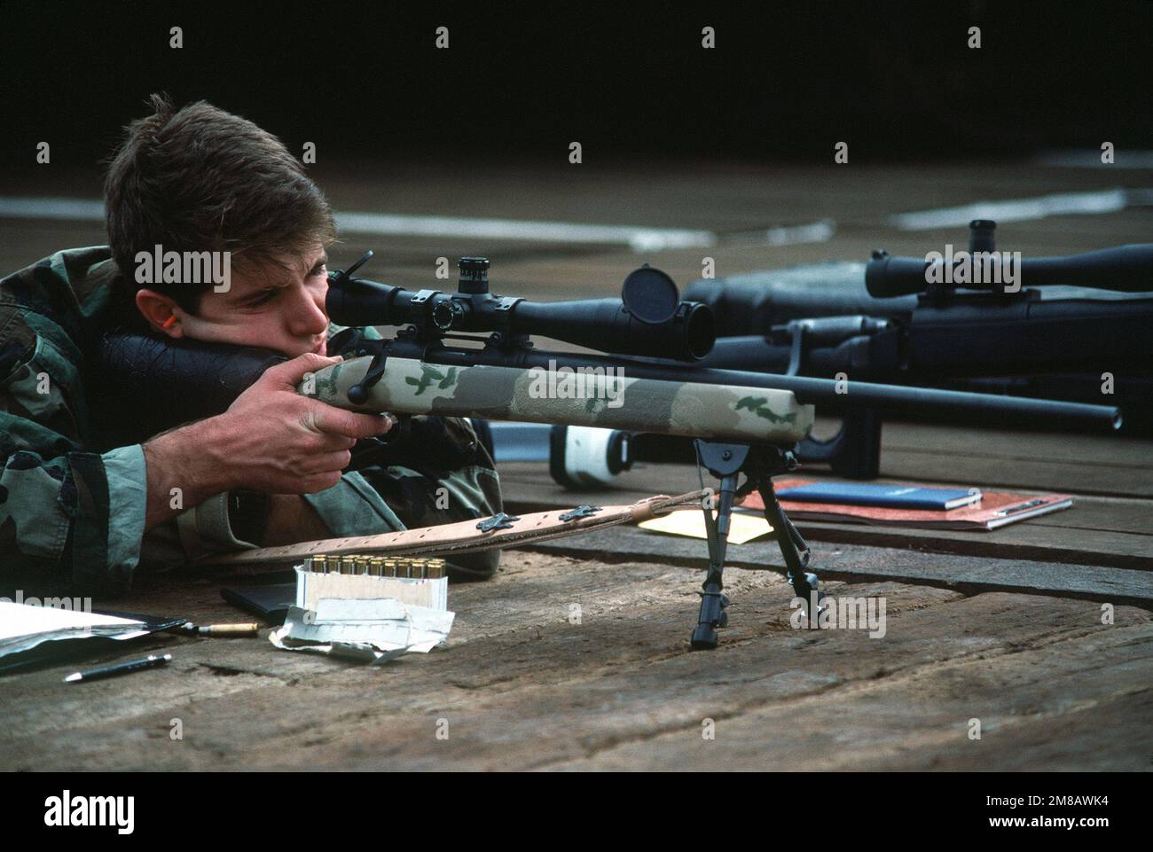 DN-ST-89-08795. Base: Hercules Stock Photo - Alamy